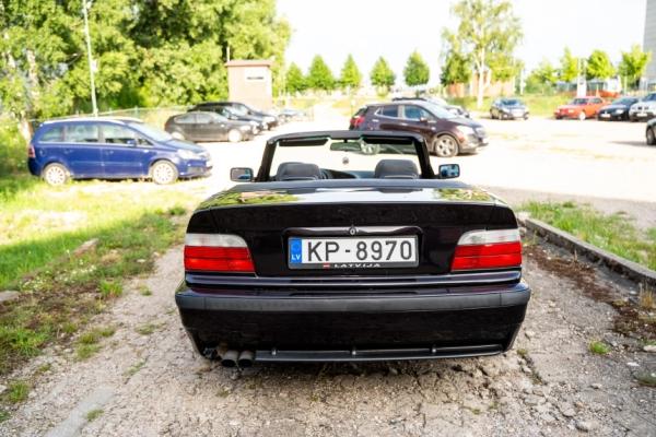 Black BMW 318 1996 in Riga, with an engine capacity of 2.50 L and mileage of 420 thousand km for 5300 €, photo 7 on AUTOMOTO.COM.LV
