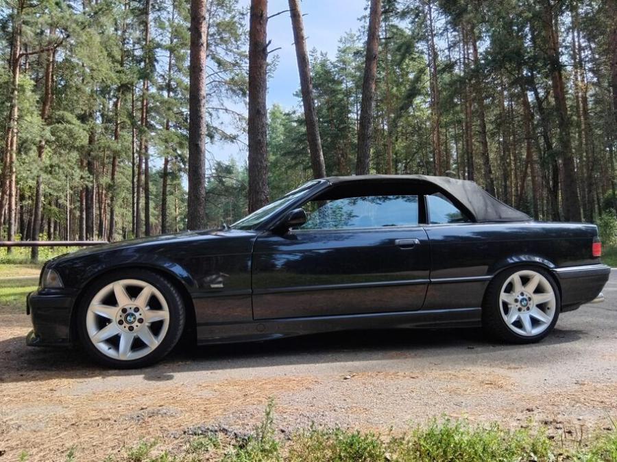 Black BMW 318 1996 in Daugavpils, with an engine capacity of 1.80 L and mileage of 251 thousand km for 4650 €, photo 16 on AUTOMOTO.COM.LV