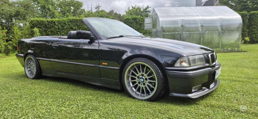 Black BMW 318 1998 in Kaunas, with an engine capacity of 1.80 L and mileage of 215 thousand km for 5800 €, photo 4 on AUTOMOTO.COM.LV