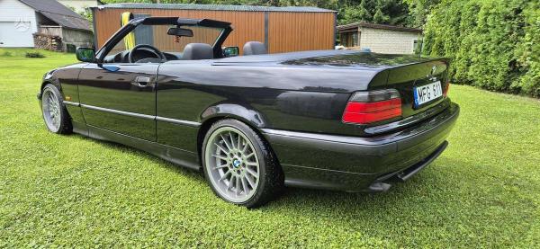 Black BMW 318 1998 in Kaunas, with an engine capacity of 1.80 L and mileage of 215 thousand km for 5800 €, photo 5 on AUTOMOTO.COM.LV