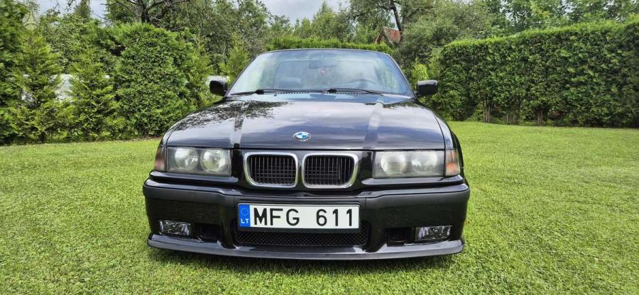 Black BMW 318 1998 in Kaunas, with an engine capacity of 1.80 L and mileage of 215 thousand km for 5800 €, photo 9 on AUTOMOTO.COM.LV