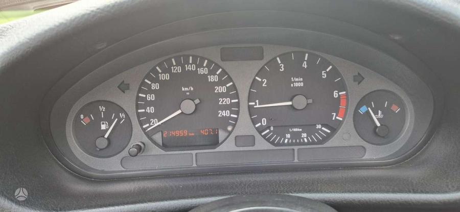 Black BMW 318 1998 in Kaunas, with an engine capacity of 1.80 L and mileage of 215 thousand km for 5800 €, photo 13 on AUTOMOTO.COM.LV