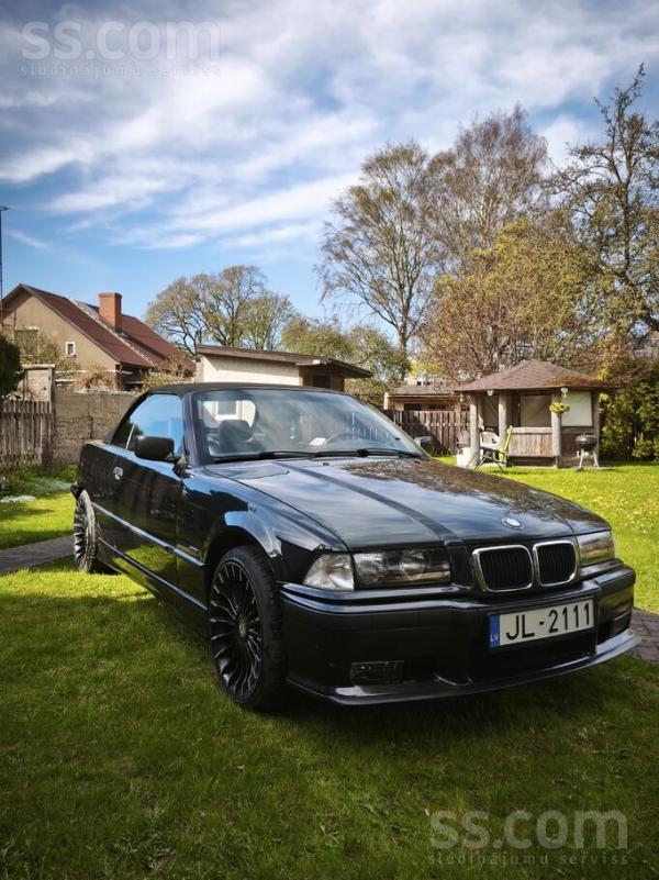 Black BMW 318 1999 in Ventspils, with an engine capacity of 1.80 L and mileage of 243 thousand km for 5000 €, photo 1 on AUTOMOTO.COM.LV