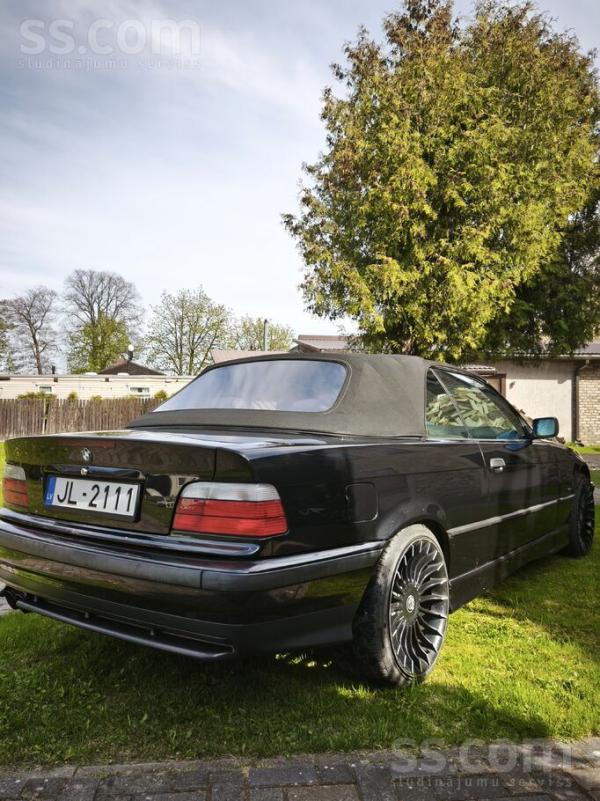 Black BMW 318 1999 in Ventspils, with an engine capacity of 1.80 L and mileage of 243 thousand km for 5000 €, photo 4 on AUTOMOTO.COM.LV