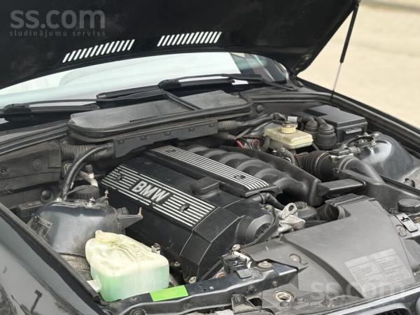 Black BMW 318 2000 in Liepaja, with an engine capacity of 2.80 L and mileage of 278 thousand km for 9000 €, photo 4 on AUTOMOTO.COM.LV