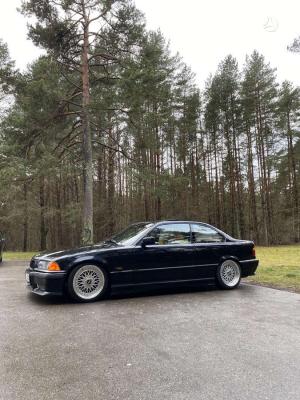 Melns BMW 318 1995 Anykščiai, ar dzinēja tilpumu 1.80 L un nobraukumu 324 tūkst. km par 4050 €, foto 3 vietnē AUTOMOTO.COM.LV