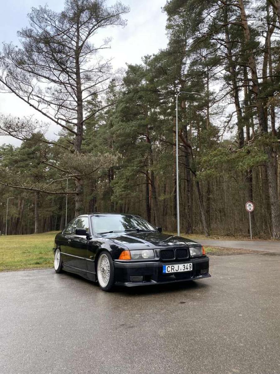 Melns BMW 318 1995 Anykščiai, ar dzinēja tilpumu 1.80 L un nobraukumu 324 tūkst. km par 4050 €, foto 8 vietnē AUTOMOTO.COM.LV