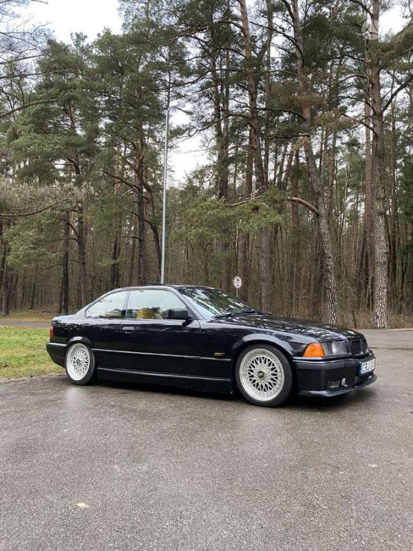 Melns BMW 318 1995 Anykščiai, ar dzinēja tilpumu 1.80 L un nobraukumu 324 tūkst. km par 4050 €, foto 9 vietnē AUTOMOTO.COM.LV