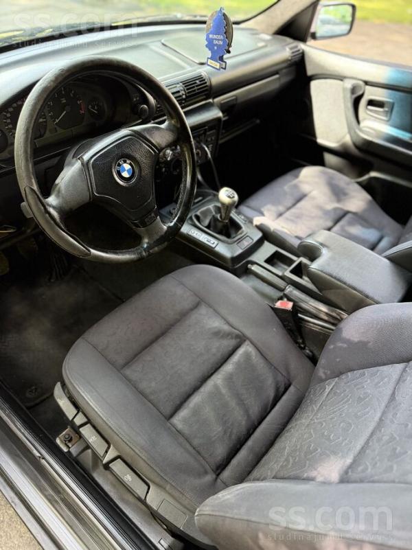 Melns BMW 318 1996 Bauska, ar dzinēja tilpumu 1.80 L un nobraukumu 340 tūkst. km par 2699 €, foto 9 vietnē AUTOMOTO.COM.LV