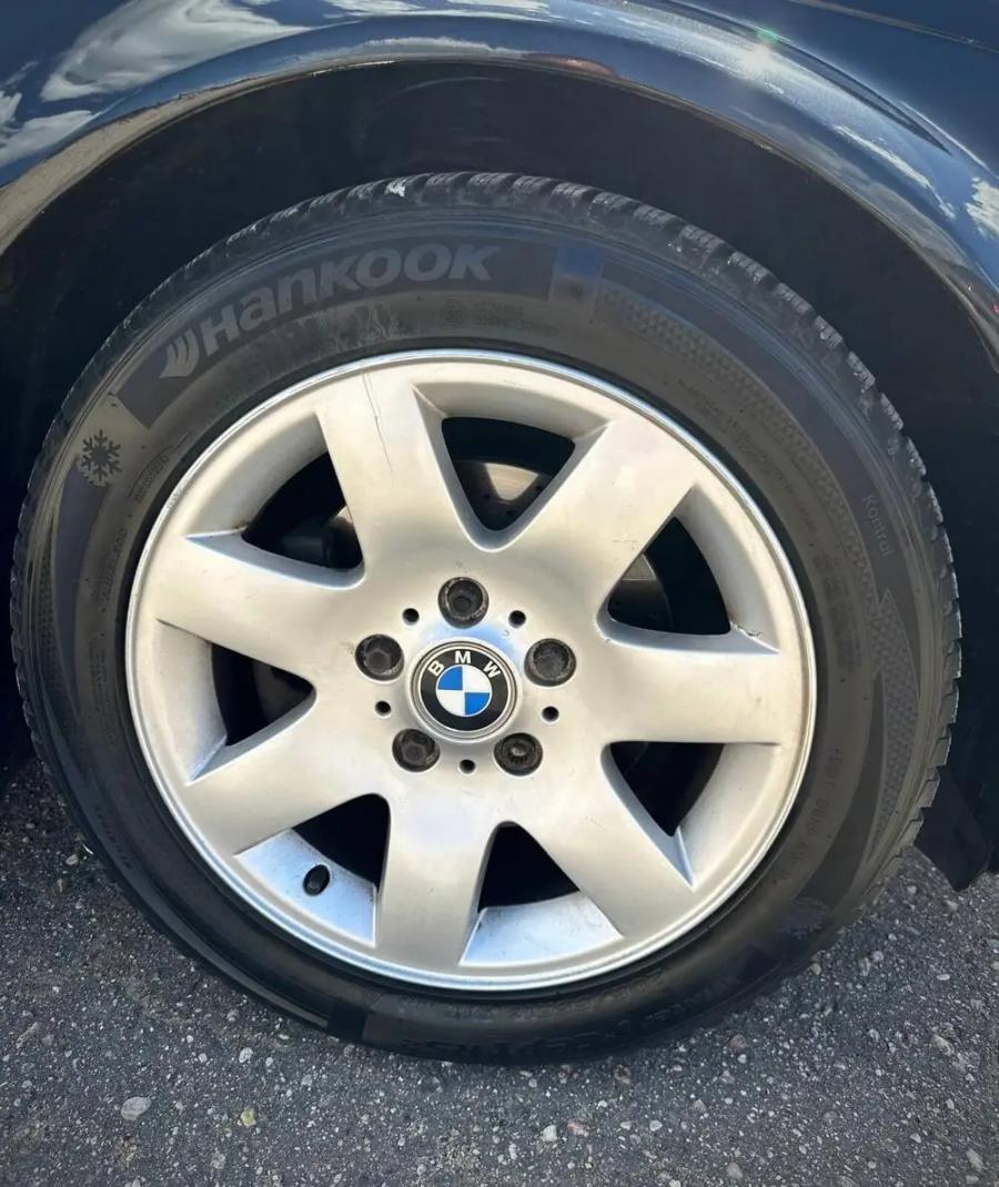 Black BMW 318 2001 in Rezekne, with an engine capacity of 1.90 L and mileage of 251 thousand km for 2590 €, photo 8 on AUTOMOTO.COM.LV