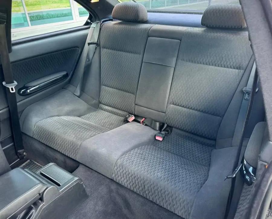 Black BMW 318 2001 in Rezekne, with an engine capacity of 1.90 L and mileage of 251 thousand km for 2590 €, photo 12 on AUTOMOTO.COM.LV
