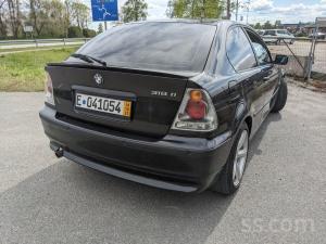 Black BMW 318 2002 in Cesis, with an engine capacity of 2.00 L and mileage of 173 thousand km for 2500 €, photo 3 on AUTOMOTO.COM.LV