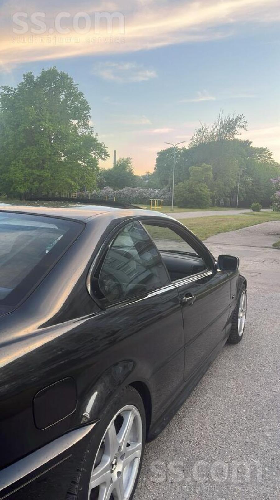 Melns BMW 318 2002 Saldus, ar dzinēja tilpumu 2.00 L un nobraukumu 233 tūkst. km par 4400 €, foto 4 vietnē AUTOMOTO.COM.LV