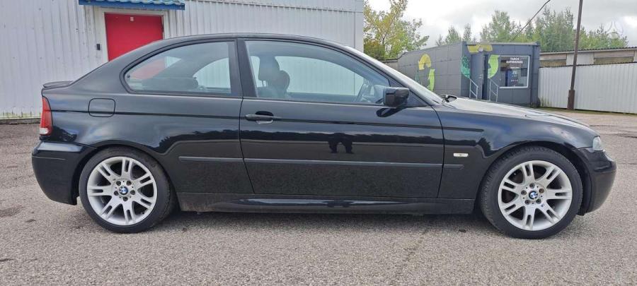 Melns BMW 318 2004 Utena, ar dzinēja tilpumu 1.80 L un nobraukumu 217 tūkst. km par 2650 €, foto 7 vietnē AUTOMOTO.COM.LV