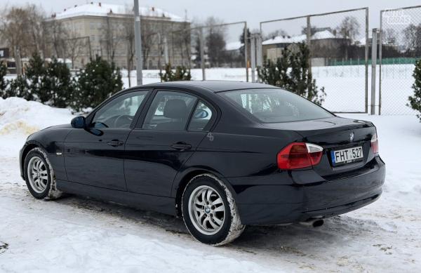 Melns BMW 318 2008 Viļņa, ar dzinēja tilpumu 2.00 L un nobraukumu 180 tūkst. km par 2200 €, foto 3 vietnē AUTOMOTO.COM.LV
