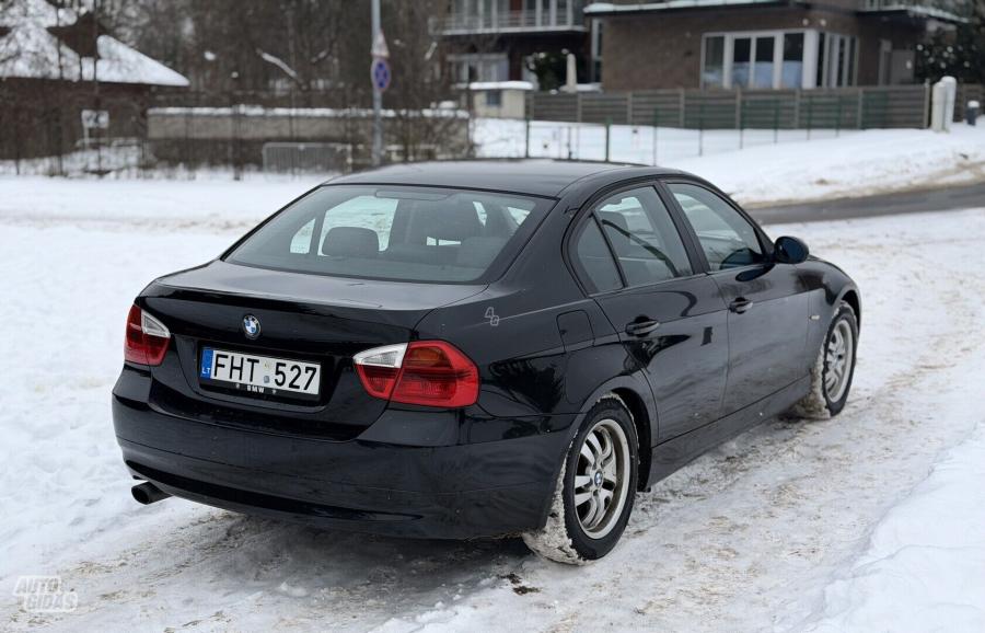 Melns BMW 318 2008 Viļņa, ar dzinēja tilpumu 2.00 L un nobraukumu 180 tūkst. km par 2200 €, foto 4 vietnē AUTOMOTO.COM.LV
