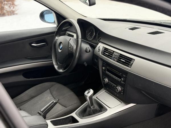 Melns BMW 318 2008 Viļņa, ar dzinēja tilpumu 2.00 L un nobraukumu 180 tūkst. km par 2200 €, foto 7 vietnē AUTOMOTO.COM.LV