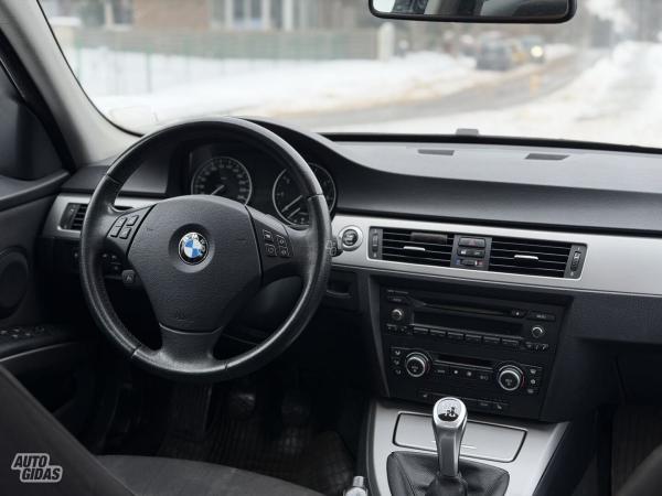 Melns BMW 318 2008 Viļņa, ar dzinēja tilpumu 2.00 L un nobraukumu 180 tūkst. km par 2200 €, foto 8 vietnē AUTOMOTO.COM.LV