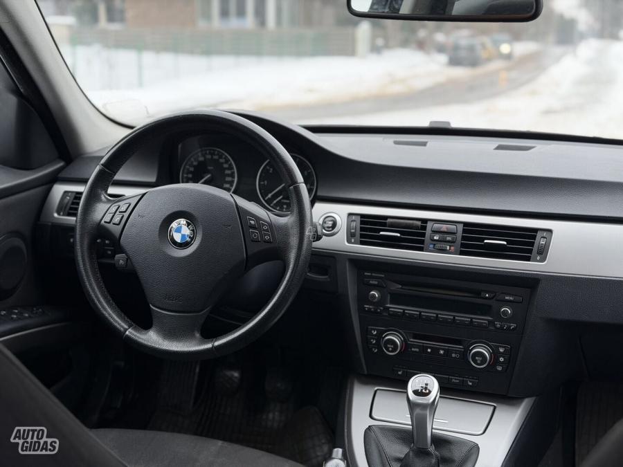 Melns BMW 318 2008 Viļņa, ar dzinēja tilpumu 2.00 L un nobraukumu 180 tūkst. km par 2200 €, foto 8 vietnē AUTOMOTO.COM.LV