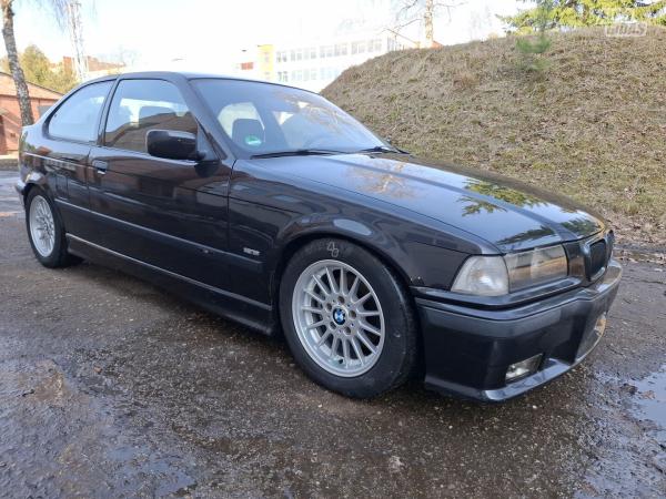 Black BMW 318 1997 in Alytus, with an engine capacity of 1.80 L and mileage of 165 thousand km for 2700 €, photo 2 on AUTOMOTO.COM.LV