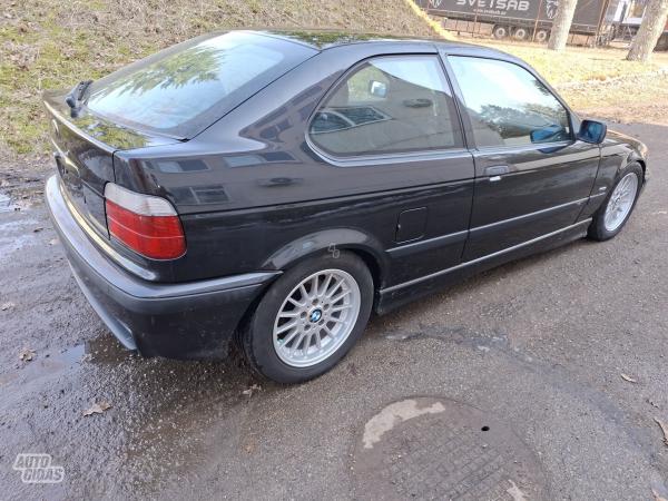 Black BMW 318 1997 in Alytus, with an engine capacity of 1.80 L and mileage of 165 thousand km for 2700 €, photo 3 on AUTOMOTO.COM.LV