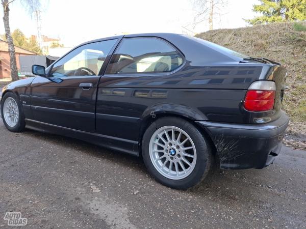 Black BMW 318 1997 in Alytus, with an engine capacity of 1.80 L and mileage of 165 thousand km for 2700 €, photo 4 on AUTOMOTO.COM.LV