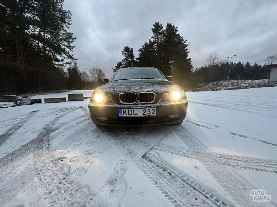 Black BMW 318 2003 in Vilnius, with an engine capacity of 1.80 L and mileage of 153 thousand km for 1500 €, photo 3 on AUTOMOTO.COM.LV