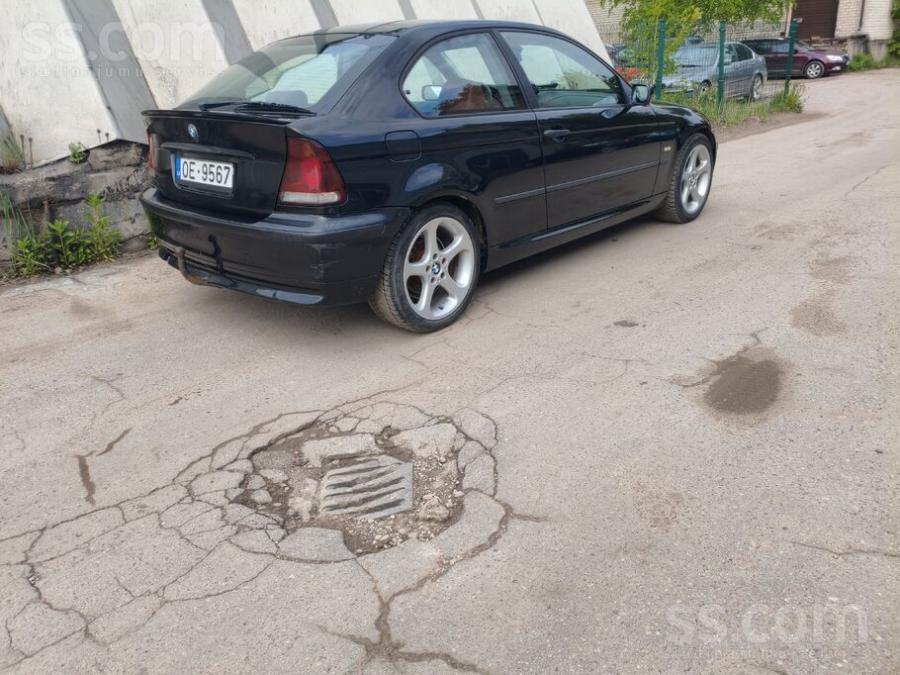 Черный БМВ 318 2003 в Огре, объемом двигателя 2.00 л и пробегом 305 тыс. км за 1600 €, фото 3 на AUTOMOTO.COM.LV