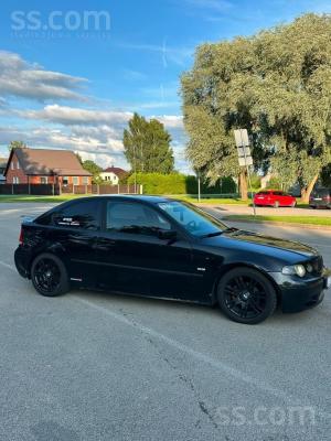 Black BMW 318 2003 in Bauska, with an engine capacity of 2.00 L and mileage of 208 thousand km for 2400 €, photo 3 on AUTOMOTO.COM.LV