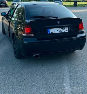 Black BMW 318 2003 in Bauska, with an engine capacity of 2.00 L and mileage of 208 thousand km for 2400 €, photo 5 on AUTOMOTO.COM.LV