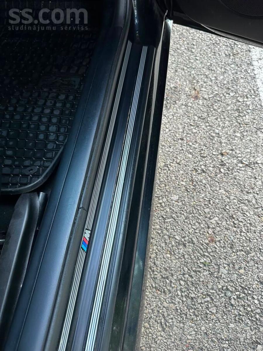 Black BMW 318 2003 in Bauska, with an engine capacity of 2.00 L and mileage of 208 thousand km for 2400 €, photo 11 on AUTOMOTO.COM.LV