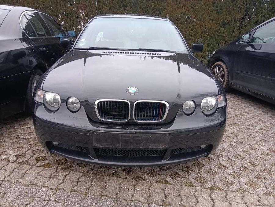 Black BMW 318 2004 in Utena, with an engine capacity of 1.80 L and mileage of 217 thousand km for 2650 €, photo 3 on AUTOMOTO.COM.LV