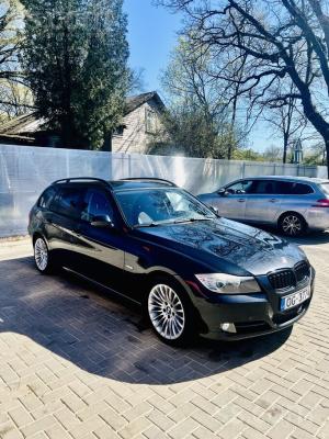 Black BMW 318 2009 in Riga, with an engine capacity of 2.00 L and mileage of 251 thousand km for 4699 €, photo 3 on AUTOMOTO.COM.LV