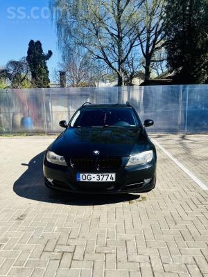 Black BMW 318 2009 in Riga, with an engine capacity of 2.00 L and mileage of 251 thousand km for 4699 €, photo 7 on AUTOMOTO.COM.LV
