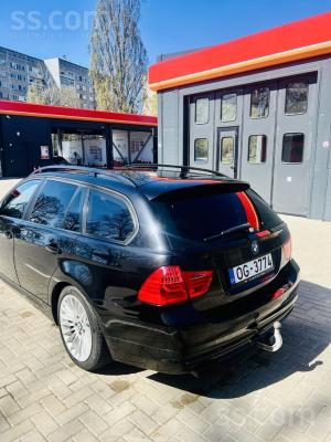 Black BMW 318 2009 in Riga, with an engine capacity of 2.00 L and mileage of 251 thousand km for 4699 €, photo 11 on AUTOMOTO.COM.LV