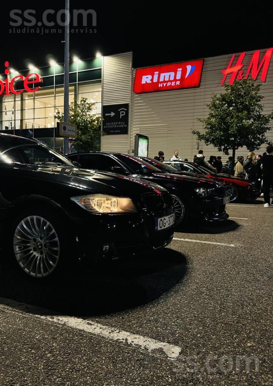 Black BMW 318 2009 in Riga, with an engine capacity of 2.00 L and mileage of 251 thousand km for 4699 €, photo 14 on AUTOMOTO.COM.LV