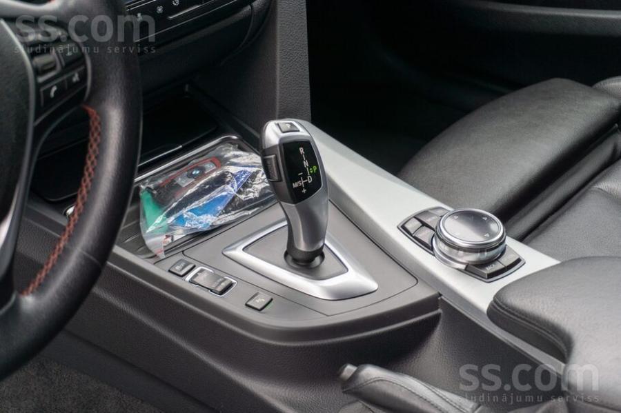 Melns BMW 318 2013 Rīga, ar dzinēja tilpumu 2.00 L un nobraukumu 301 tūkst. km par 12290 €, foto 15 vietnē AUTOMOTO.COM.LV