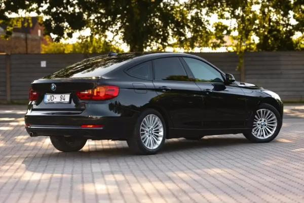 Melns BMW 318 2014 Jelgava, ar dzinēja tilpumu 2.00 L un nobraukumu 196 tūkst. km par 16300 €, foto 4 vietnē AUTOMOTO.COM.LV
