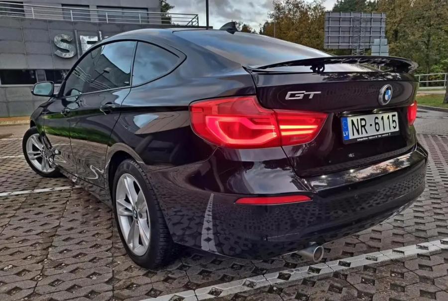 Black BMW 318 2017 in Riga, with an engine capacity of 2.00 L and mileage of 206 thousand km for 14590 €, photo 5 on AUTOMOTO.COM.LV
