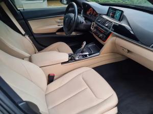 Black BMW 318 2017 in Riga, with an engine capacity of 2.00 L and mileage of 206 thousand km for 14590 €, photo 7 on AUTOMOTO.COM.LV