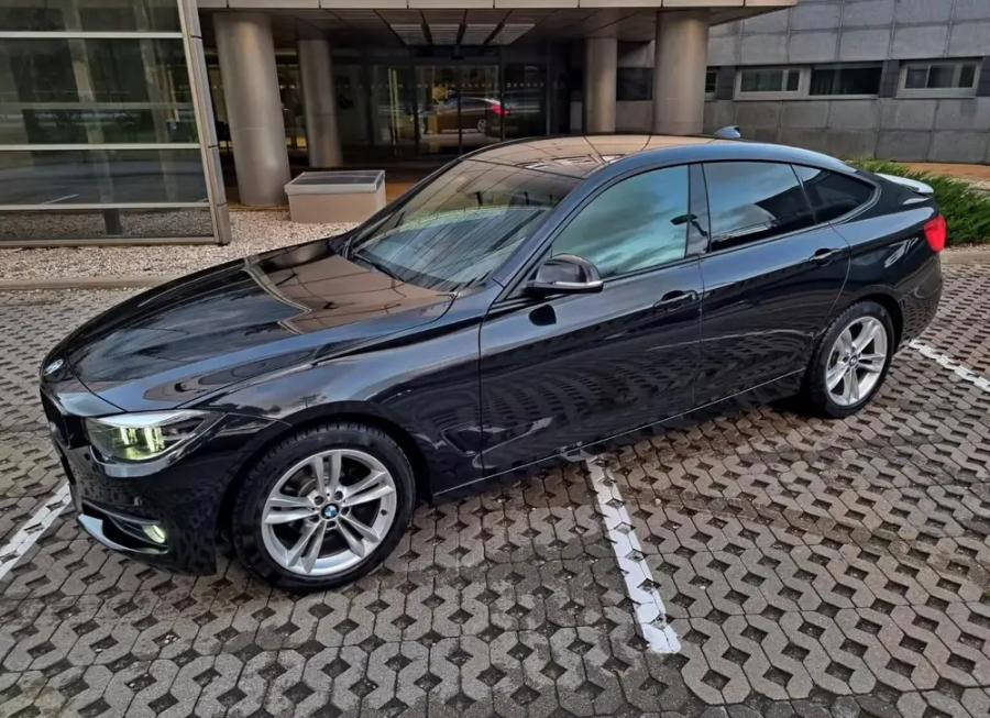 Black BMW 318 2017 in Riga, with an engine capacity of 2.00 L and mileage of 206 thousand km for 14590 €, photo 13 on AUTOMOTO.COM.LV