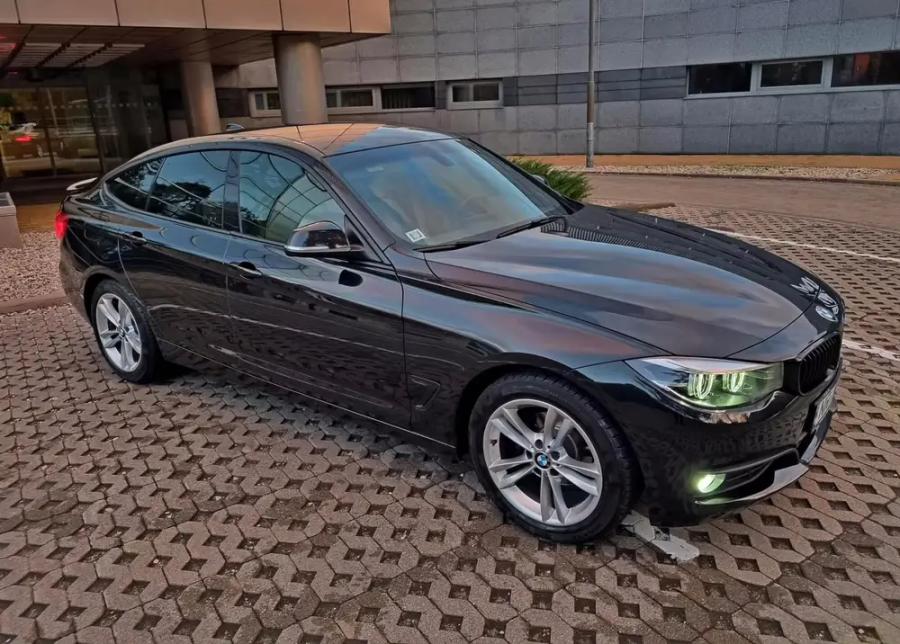 Black BMW 318 2017 in Riga, with an engine capacity of 2.00 L and mileage of 206 thousand km for 14590 €, photo 18 on AUTOMOTO.COM.LV