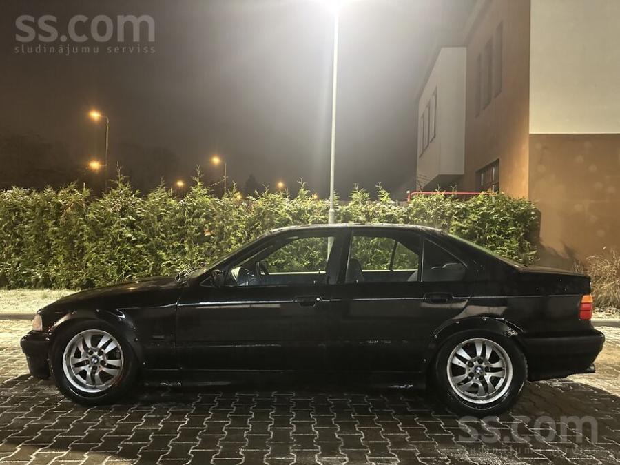 Melns BMW 318 1994 Rīga, ar dzinēja tilpumu 2.80 L un nobraukumu 138 tūkst. km par 2895 €, foto 5 vietnē AUTOMOTO.COM.LV
