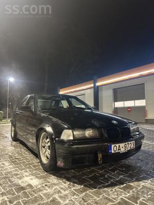 Melns BMW 318 1994 Rīga, ar dzinēja tilpumu 2.80 L un nobraukumu 138 tūkst. km par 2895 €, foto 6 vietnē AUTOMOTO.COM.LV