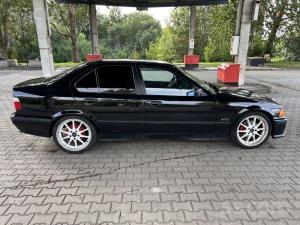 Black BMW 318 1995 in Ventspils, with an engine capacity of 1.80 L and mileage of 320 thousand km for 5000 €, photo 5 on AUTOMOTO.COM.LV
