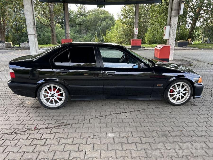 Black BMW 318 1995 in Ventspils, with an engine capacity of 1.80 L and mileage of 320 thousand km for 5000 €, photo 5 on AUTOMOTO.COM.LV