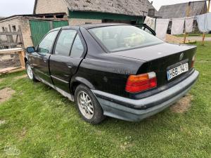 Черный БМВ 318 1995 в Плунге, объемом двигателя 1.80 л и пробегом 300 тыс. км за 500 €, фото 5 на AUTOMOTO.COM.LV