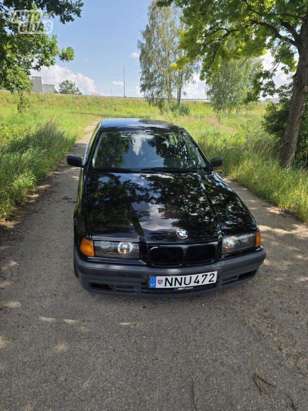 Black BMW 318 1995 in Kaunas, with an engine capacity of 1.80 L and mileage of 207 thousand km for 2679 €, photo 2 on AUTOMOTO.COM.LV