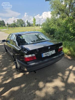 Melns BMW 318 1995 Kauņa, ar dzinēja tilpumu 1.80 L un nobraukumu 207 tūkst. km par 2679 €, foto 5 vietnē AUTOMOTO.COM.LV