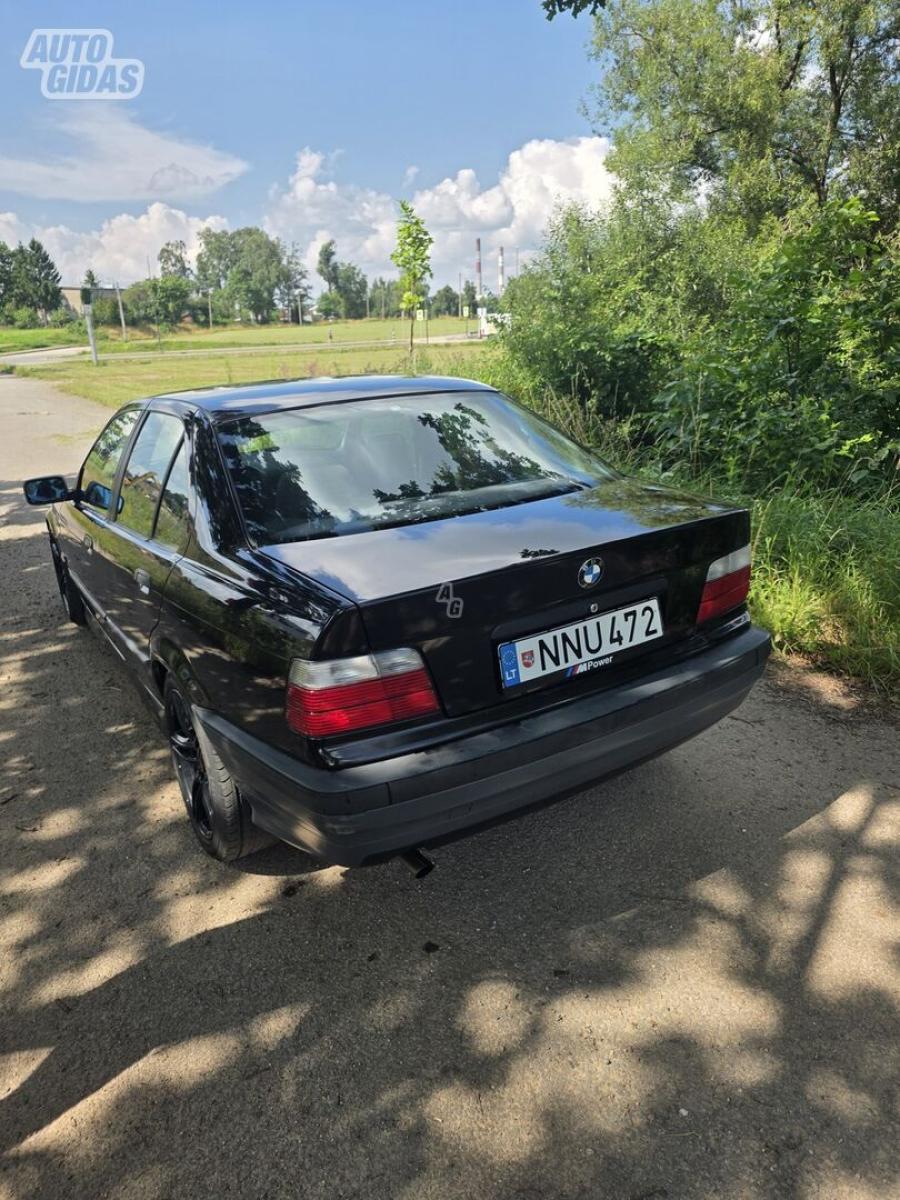 Melns BMW 318 1995 Kauņa, ar dzinēja tilpumu 1.80 L un nobraukumu 207 tūkst. km par 2679 €, foto 5 vietnē AUTOMOTO.COM.LV